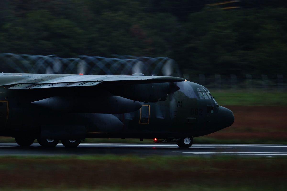駆け下る／C-130 | GANREF