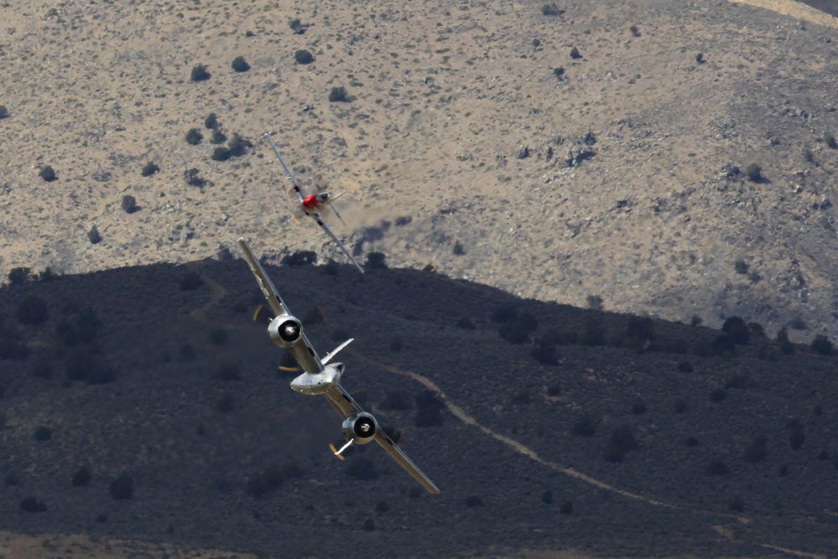 Turn Left/P51D&F7F | GANREF