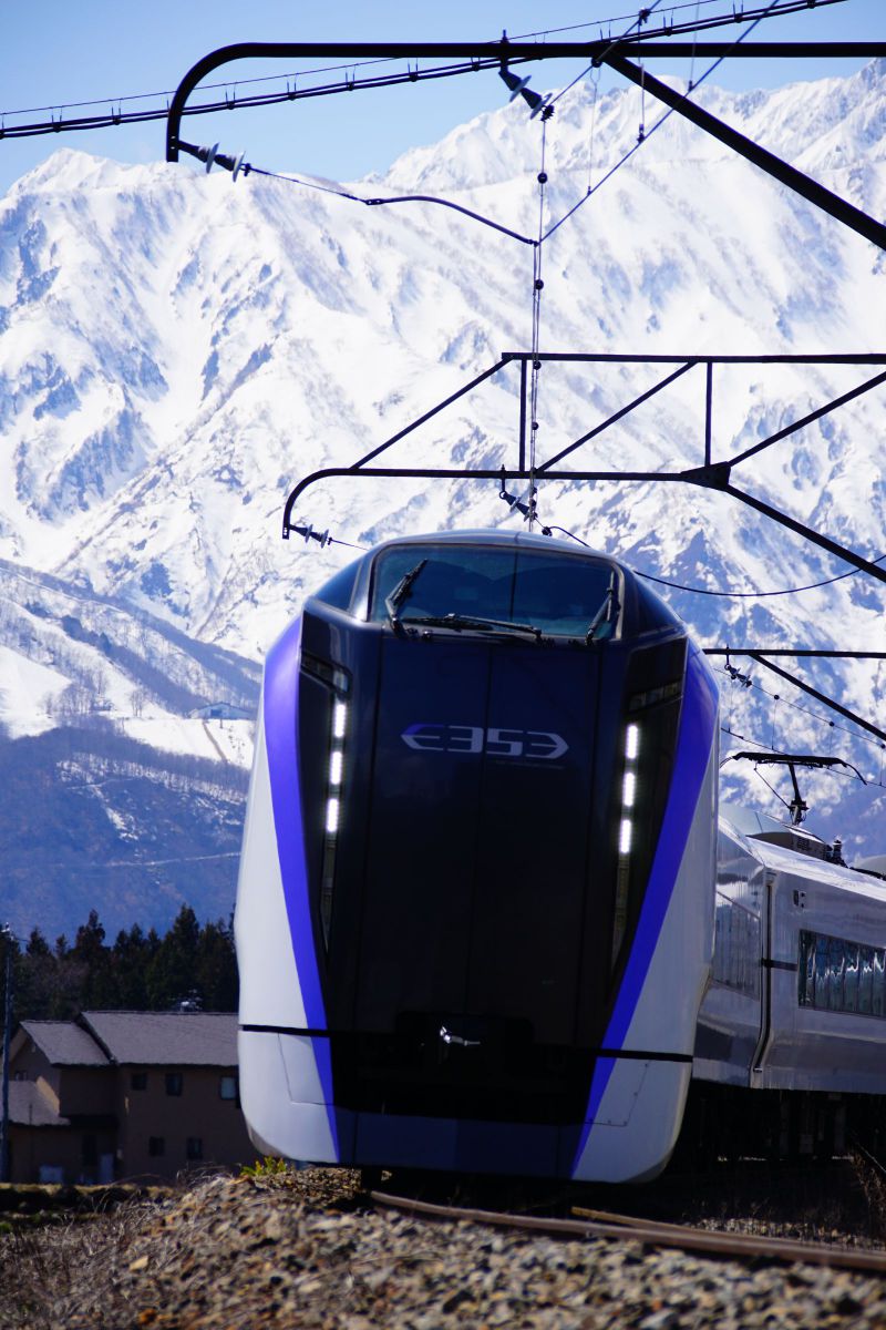 白馬を行くE353 | GANREF