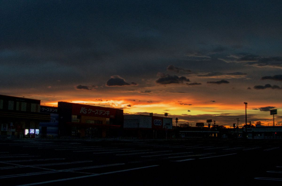 AM5：00ショッピングモール | GANREF