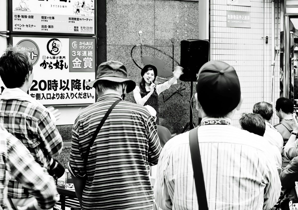 Local diva. | GANREF