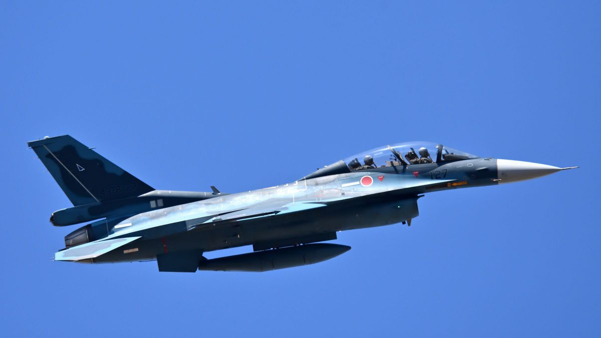 真横なF-2 | GANREF