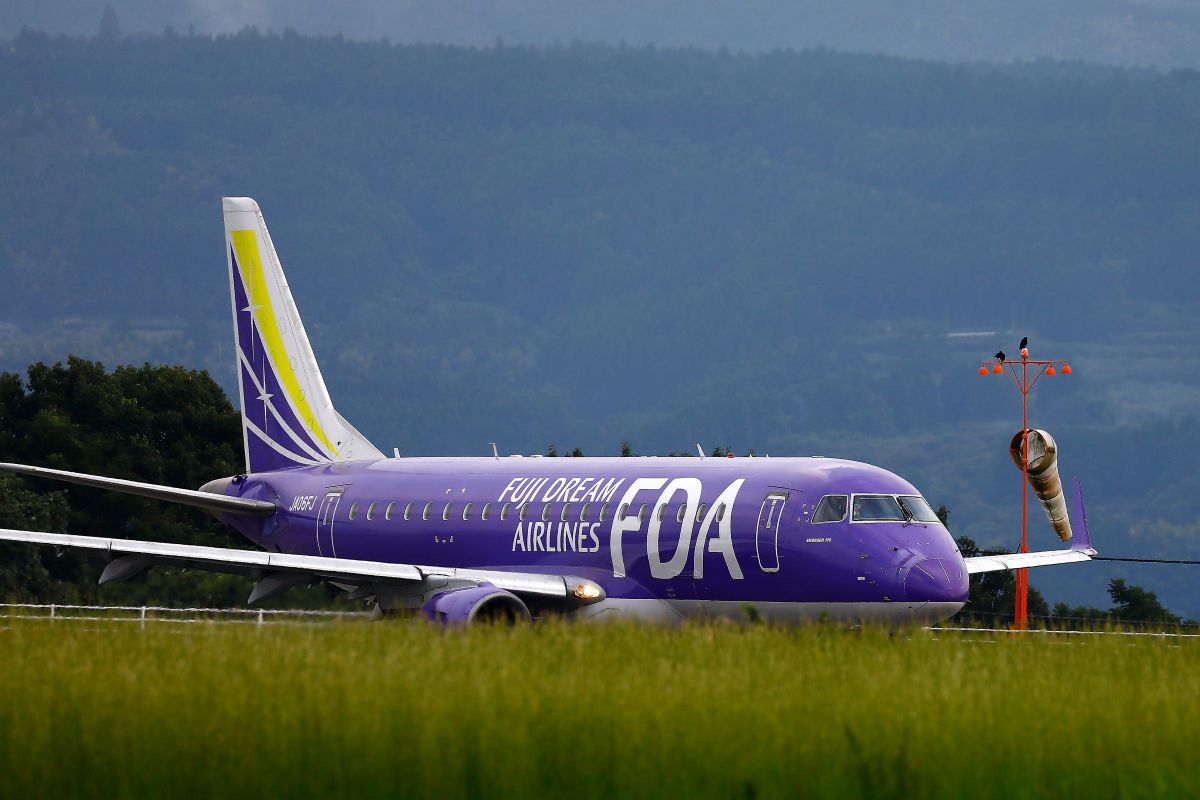 Line up and wait | GANREF