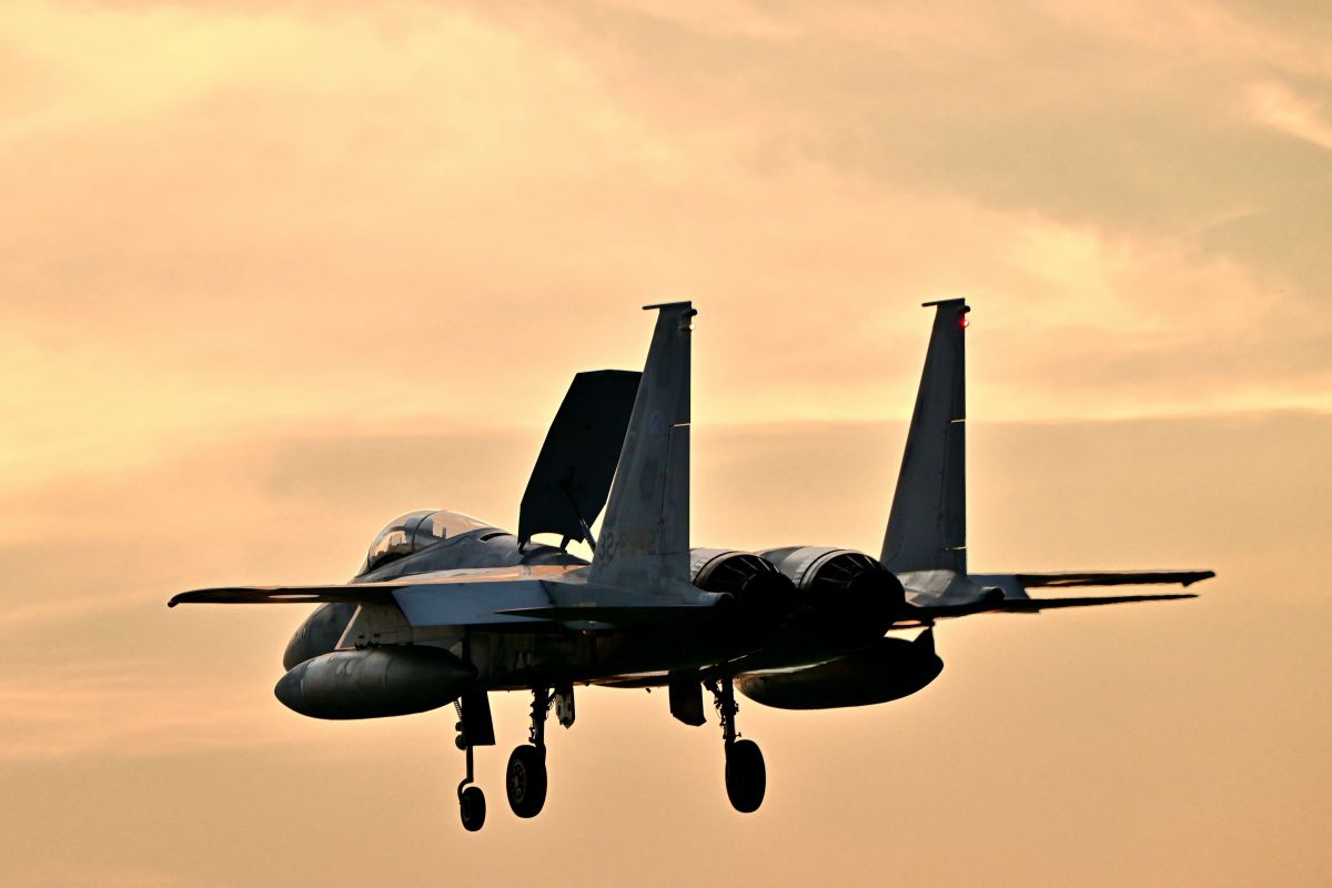 夕暮れのF-15 | GANREF