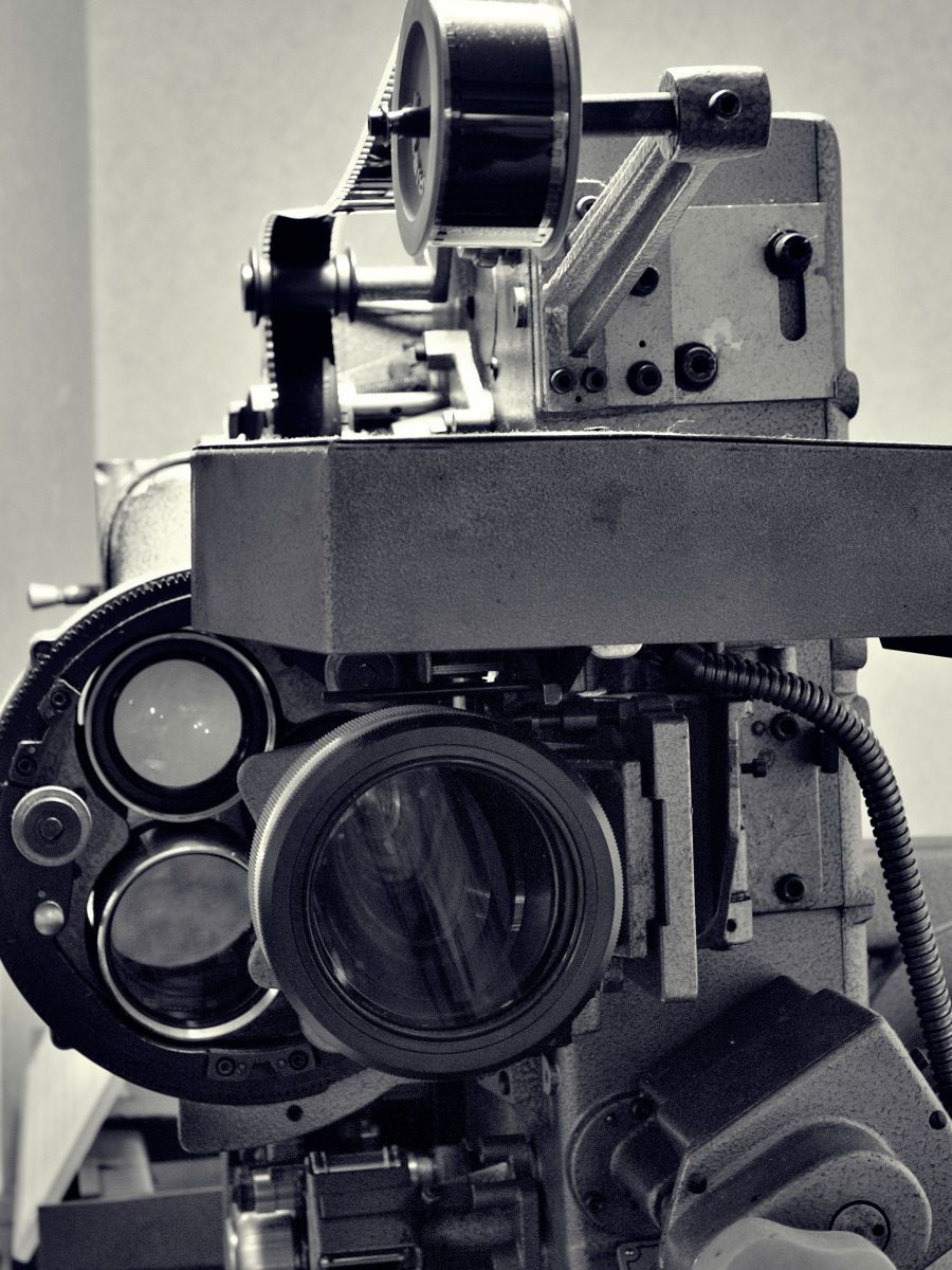 在りし日の映写機 Type-A | GANREF